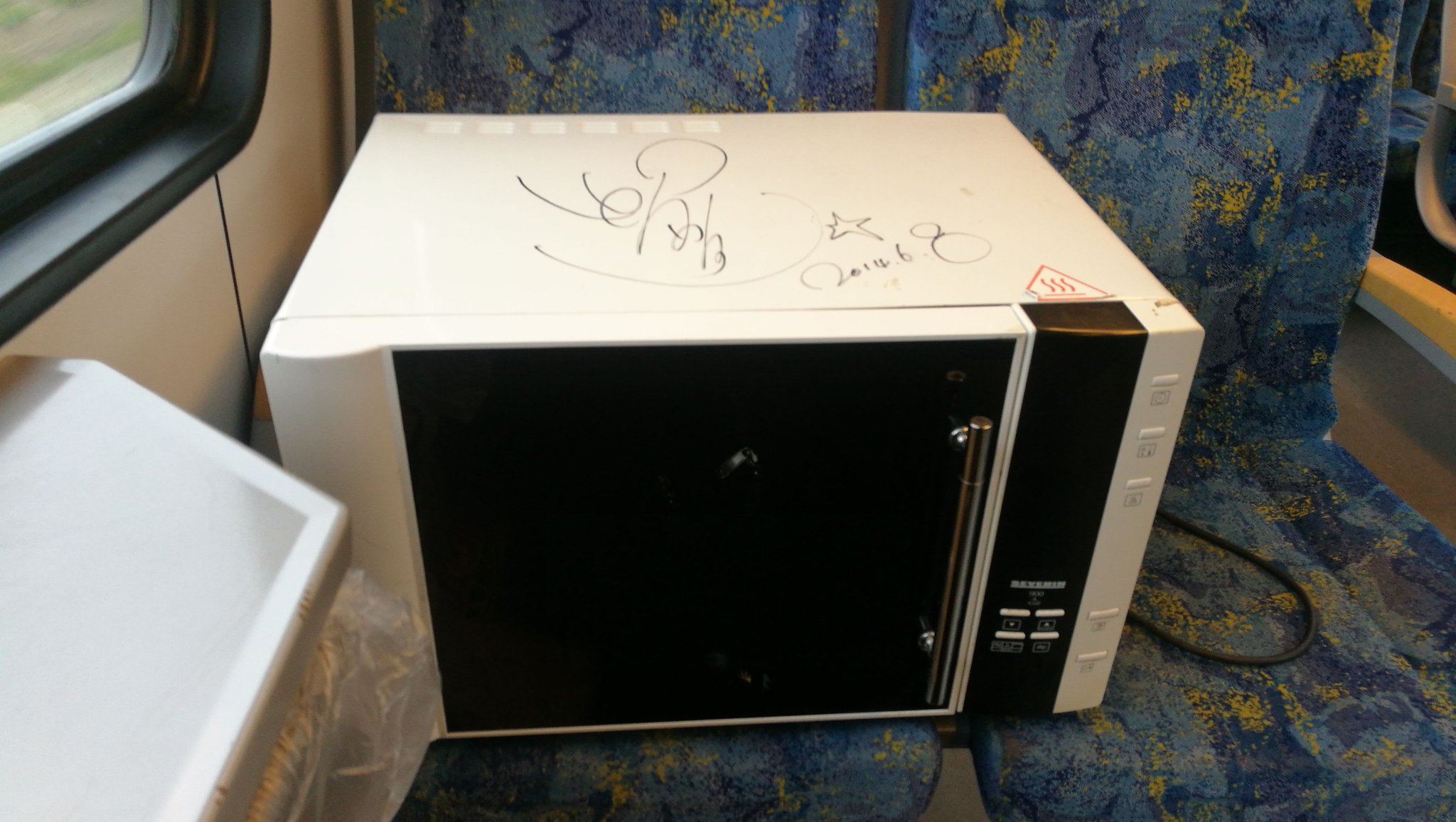 The promised upgrade - The Story of a Cosplay Microwave Part 4: DoKomi ...
